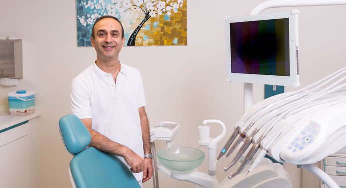 Dr. med. dent. Alireza Emami Nouri, MSc | Zahnarzt in 1070 Wien ...
